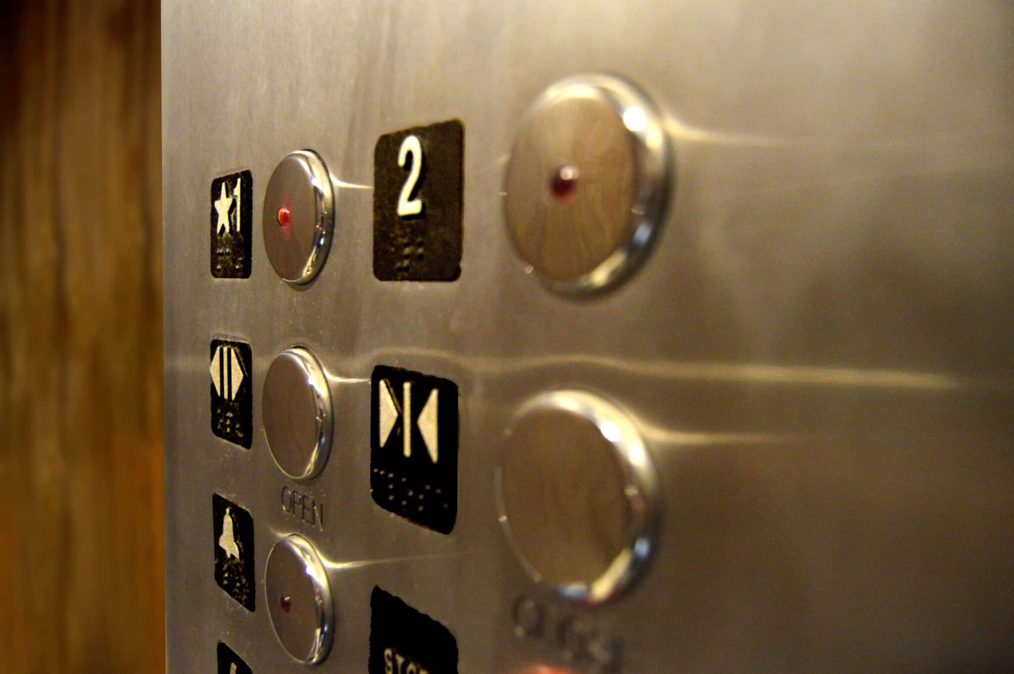 When is it time to replace your lift? Clues & Indicators | ILECS